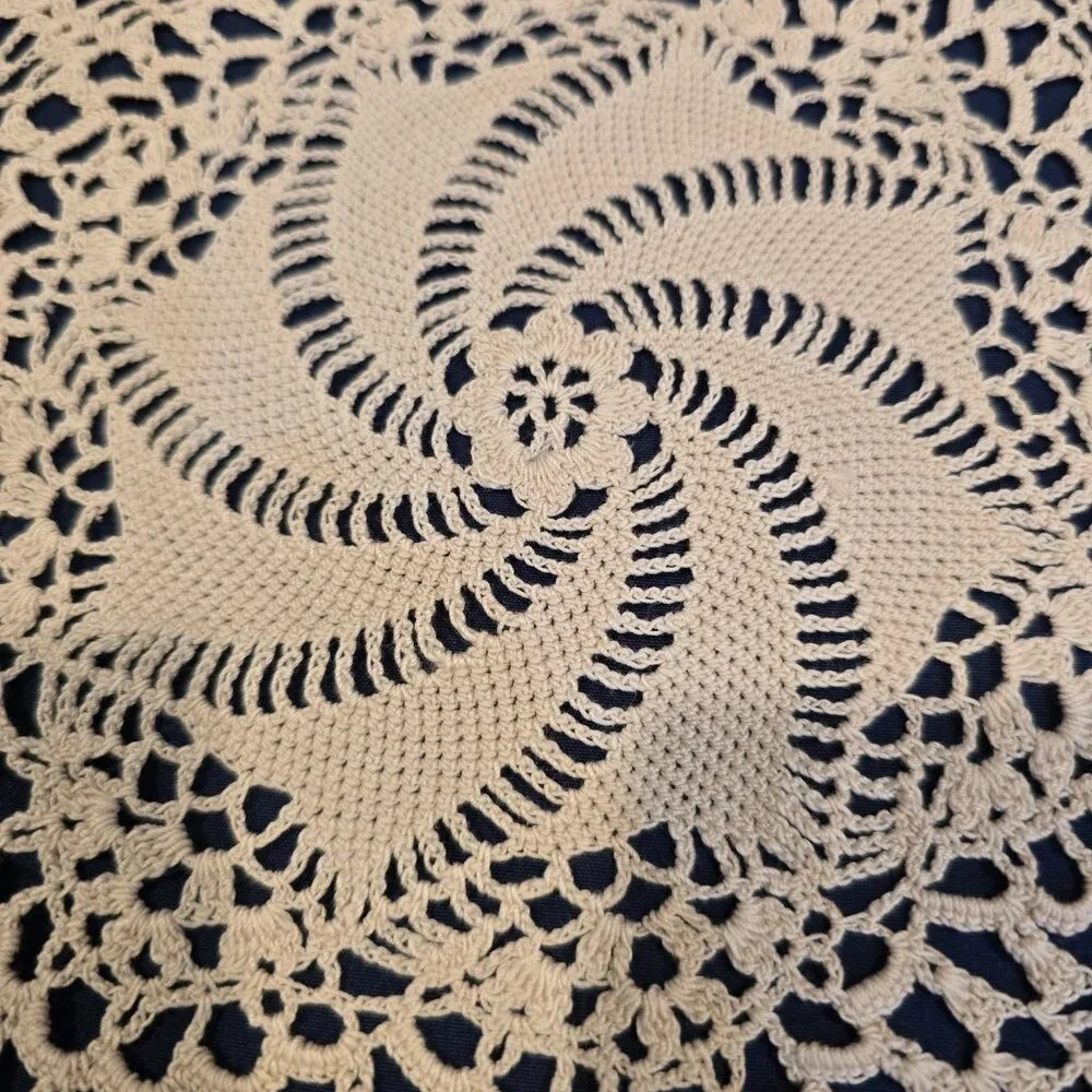 Accents | Mcm Vintage Doily Hand Crocheted Star Floral Pattern Cream ...